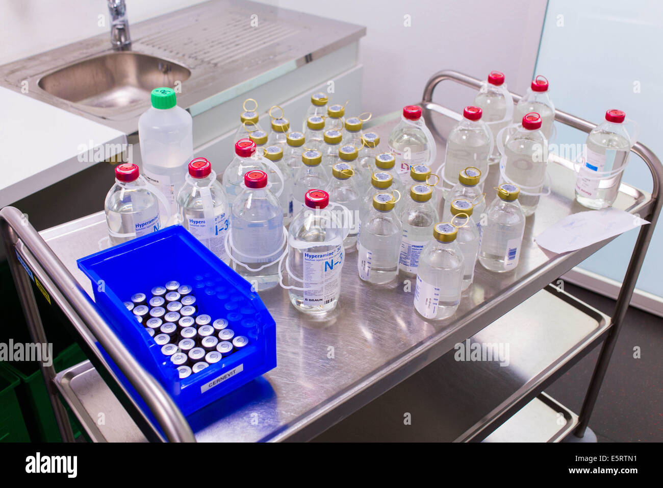 Parenteral nutrition hi-res stock photography and images - Alamy