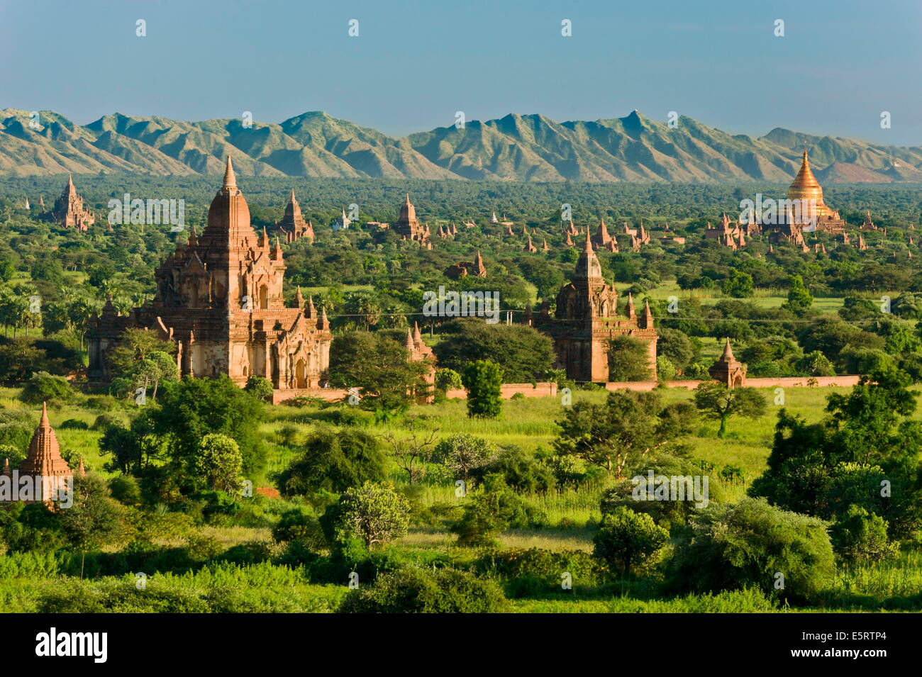 Pagan temples hi-res stock photography and images - Alamy