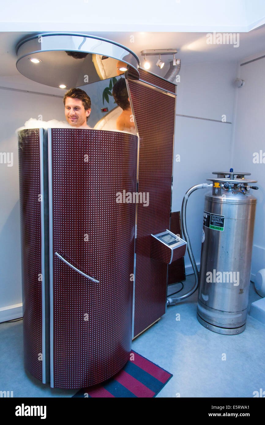 Man in a whole body cryotherapy cabine Stock Photo - Alamy