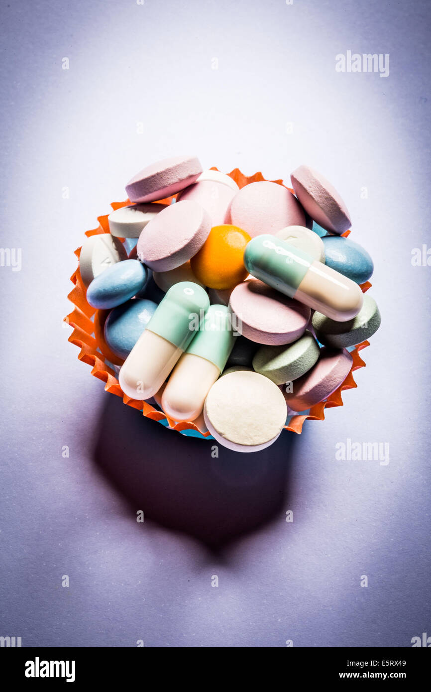 Capsules and tablets Stock Photo - Alamy