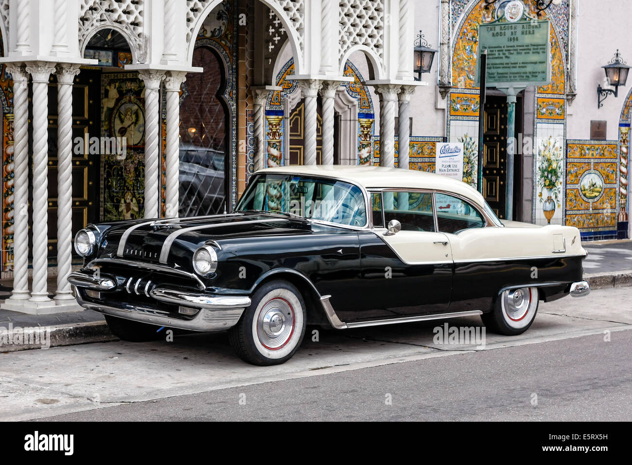 1950s pontiac hi-res stock photography and images - Alamy