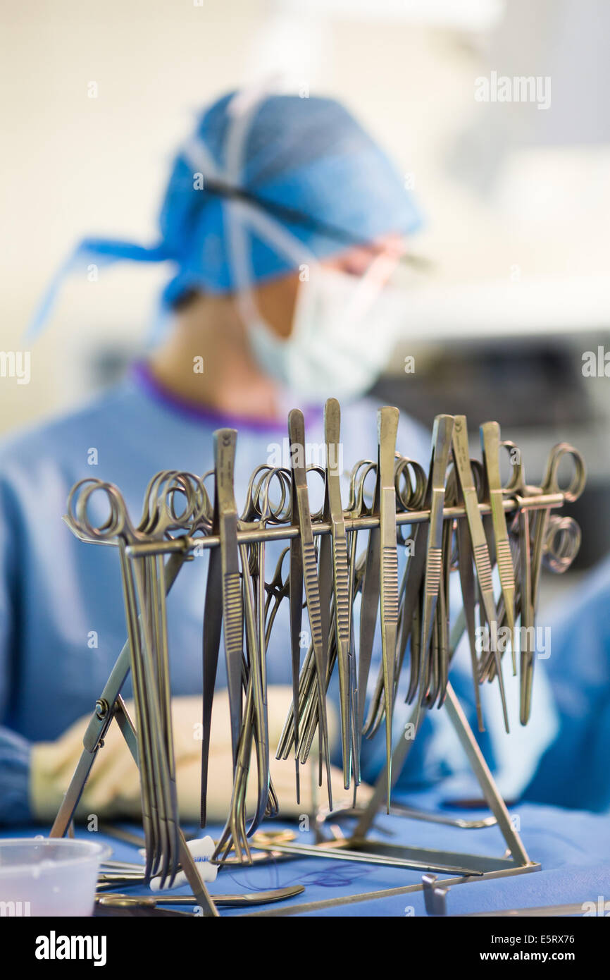 Hospital operating theatre instruments hi-res stock photography and ...