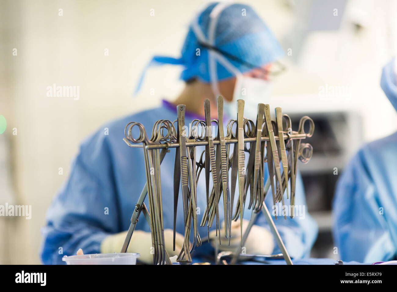 Hospital surgical instruments hi-res stock photography and images - Alamy