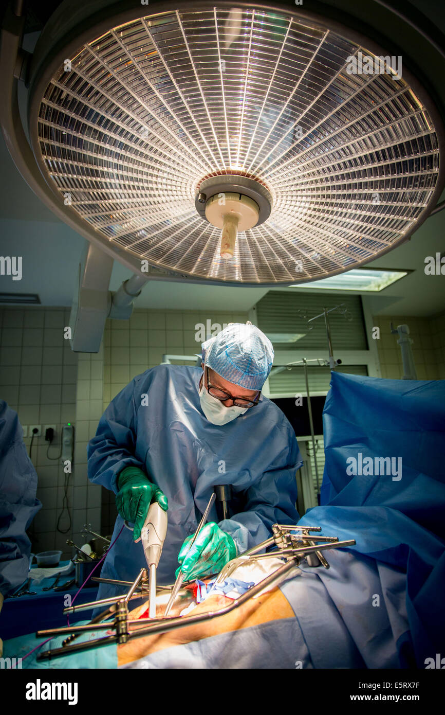 Cystectomy, removal of a cancerous bladder, Diaconesses hospital, Paris ...
