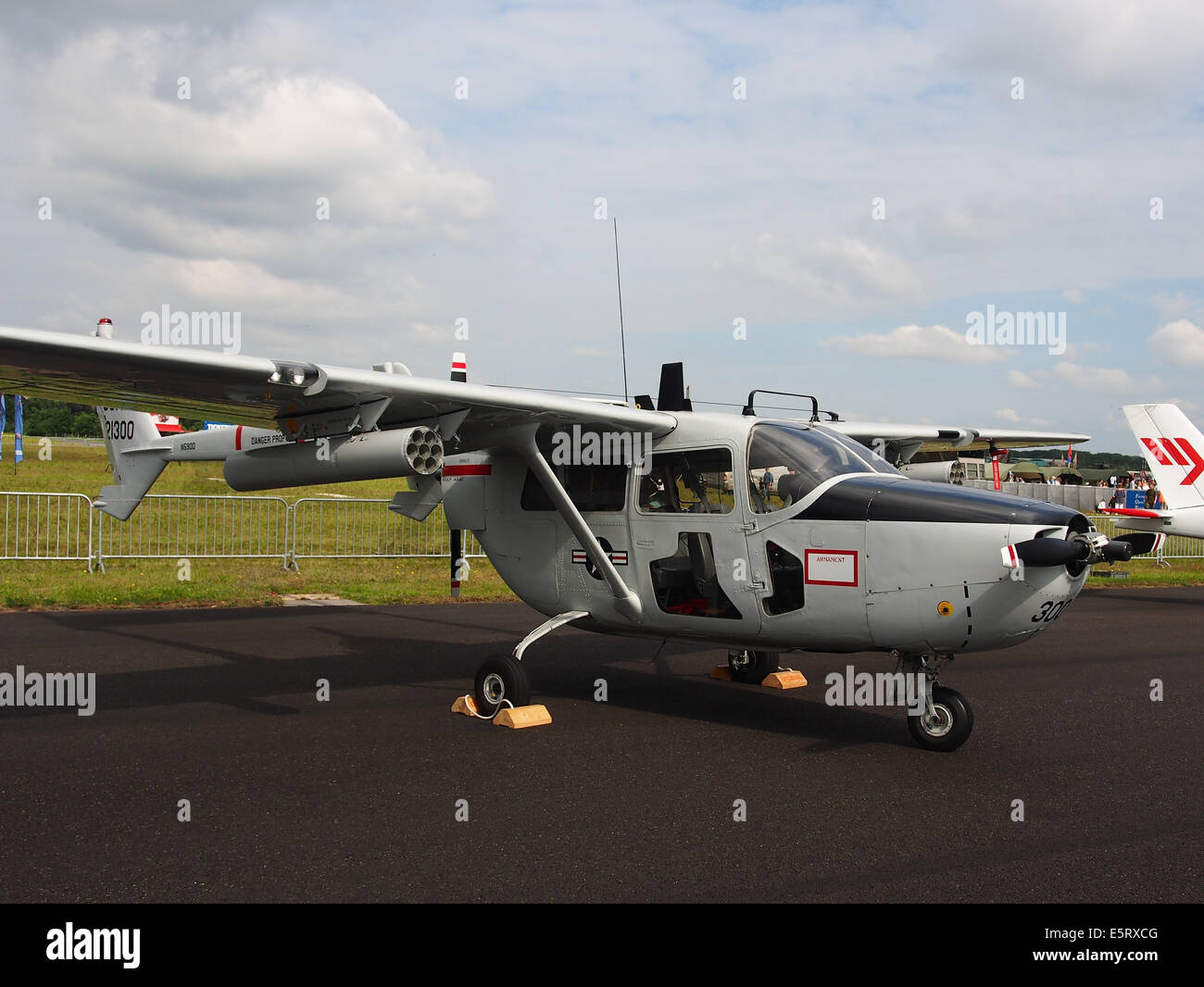 Skymaster hi-res stock photography and images - Alamy