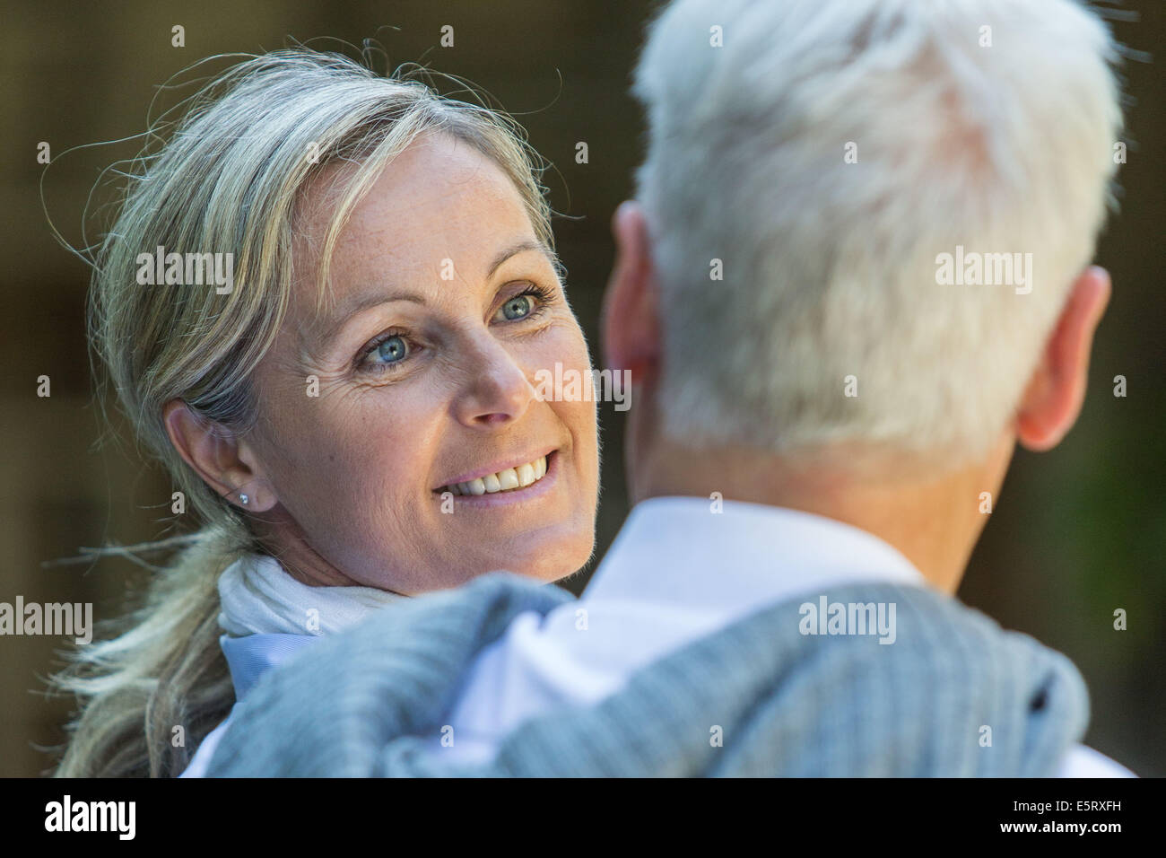 Difference age couple old hi-res stock photography and images - Alamy