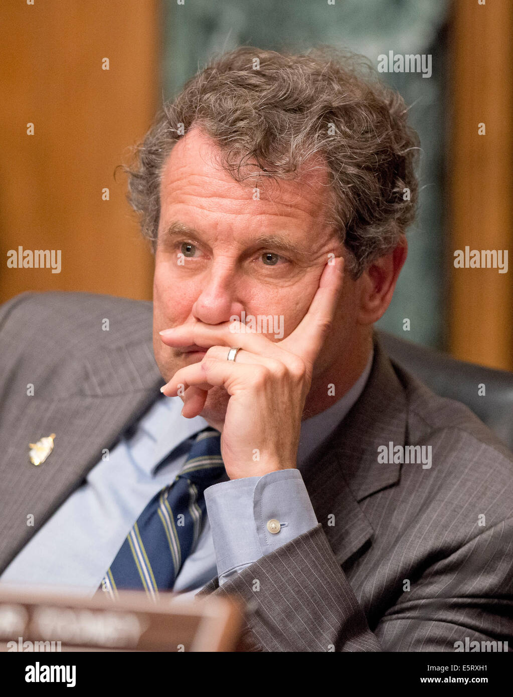 Sherrod brown hi-res stock photography and images - Alamy