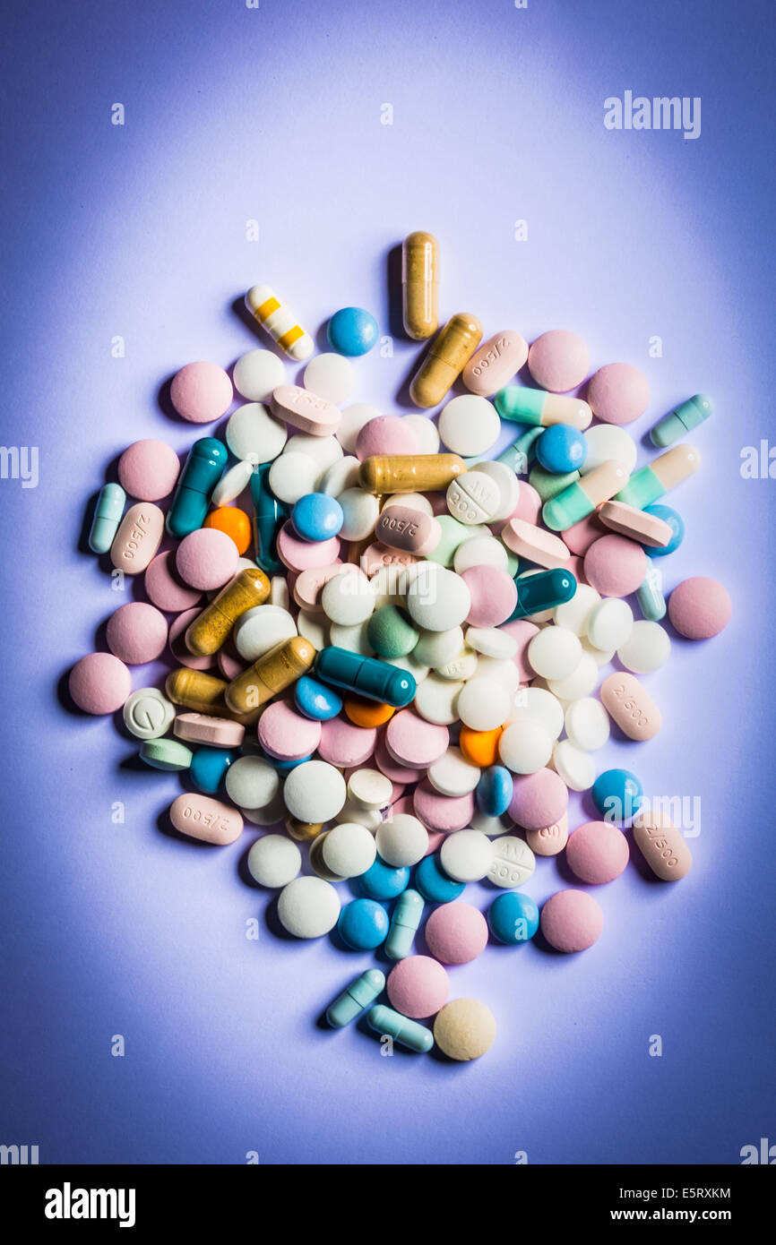 Drugs tablets pills capsules hi-res stock photography and images - Alamy