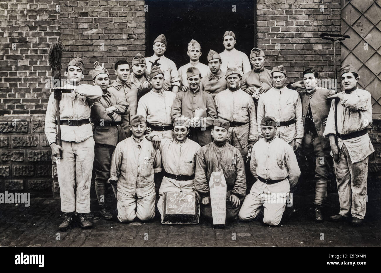 First world war french soldiers group hi-res stock photography and ...