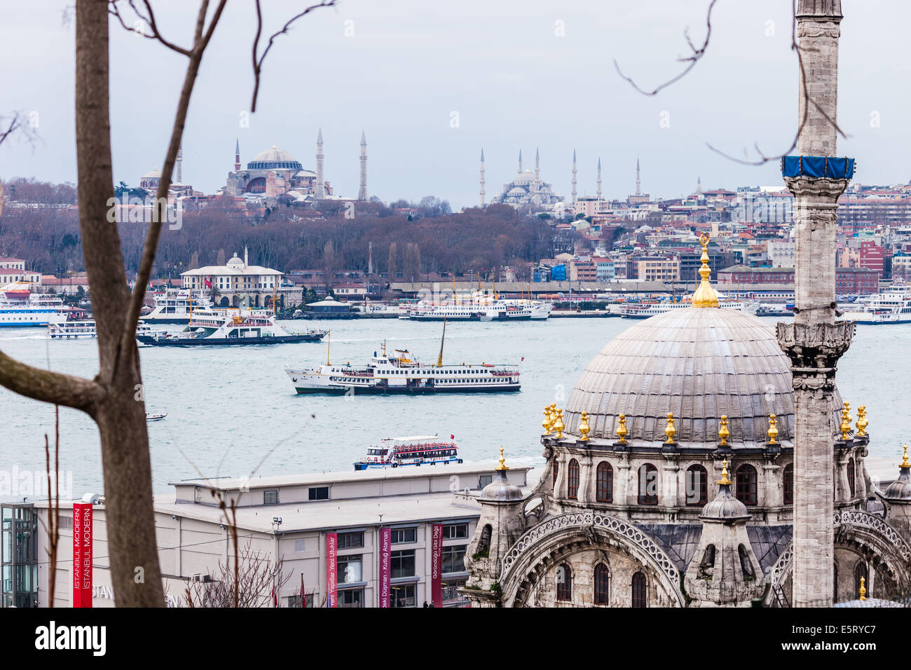 Ferry crossing the Bosphorus, Istanbul, Turkey Stock Photo - Alamy