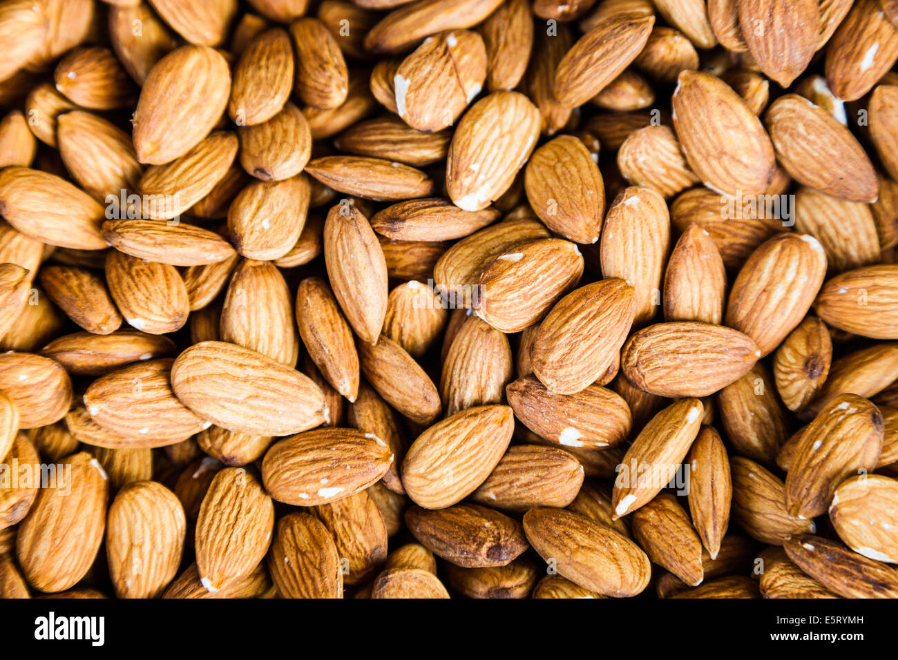 Loose almonds hi-res stock photography and images - Alamy