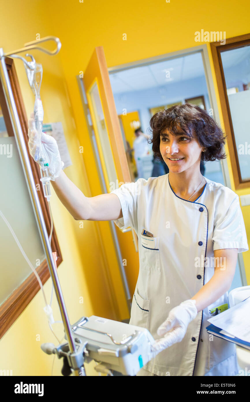 Oncology department, chemotherapy in day hospital, Angoulême hospital ...