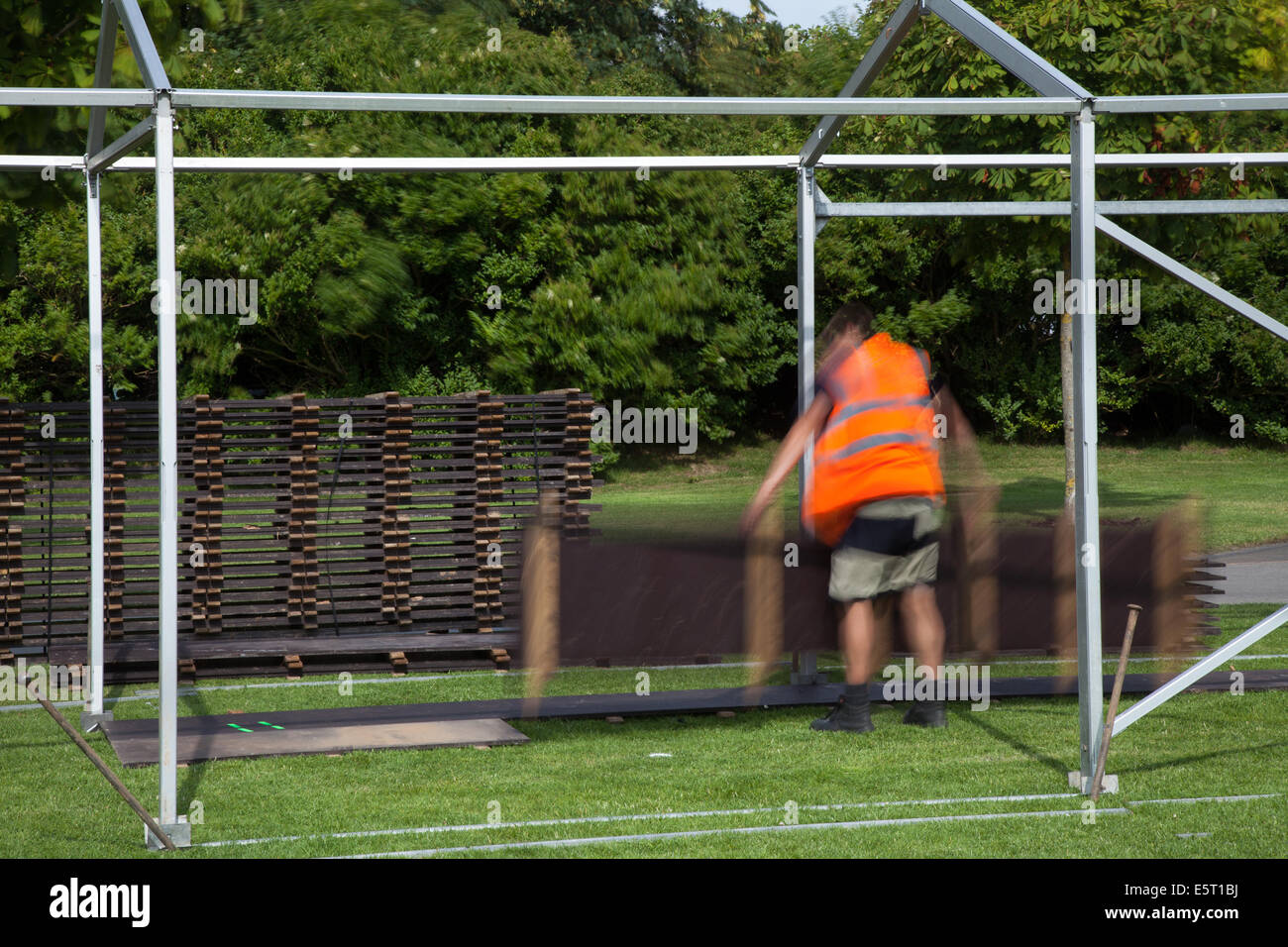 Temporary structure structures hi-res stock photography and images - Alamy