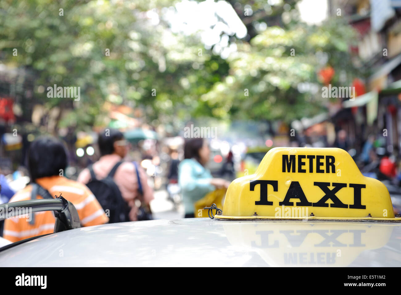 Taxi sign hi-res stock photography and images - Alamy