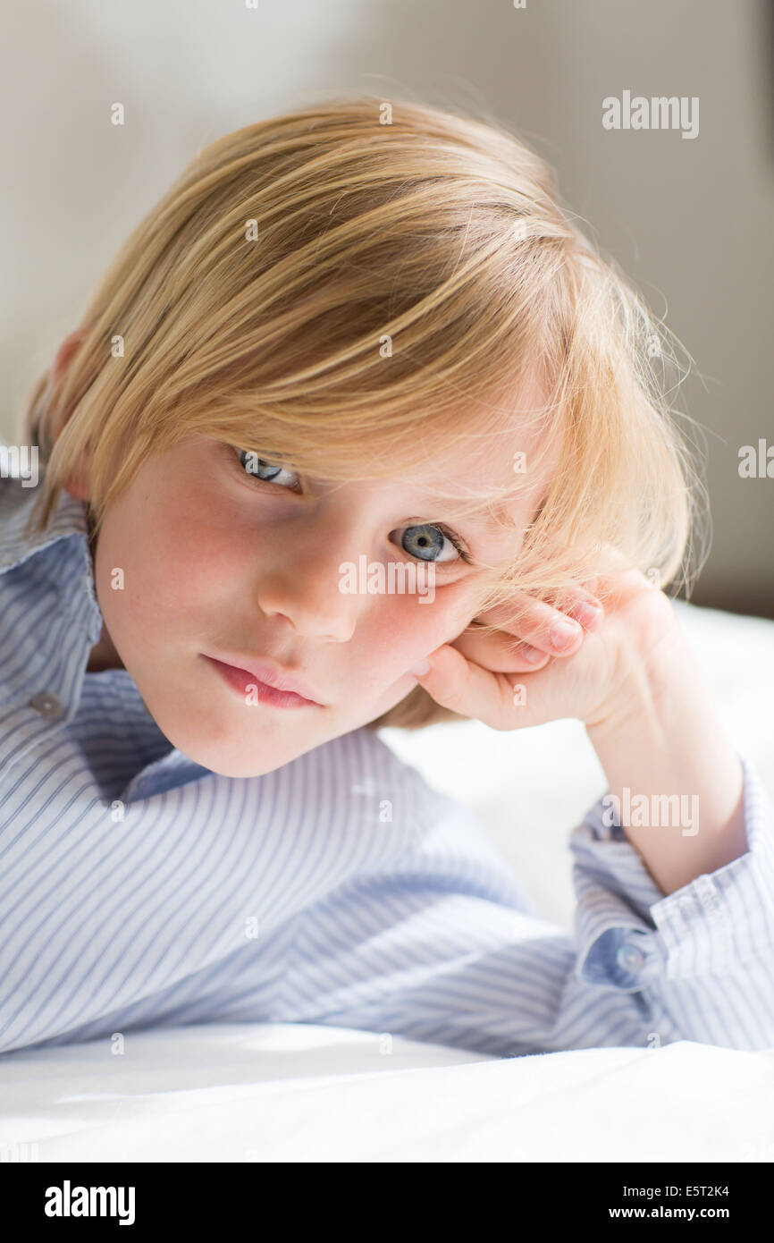 7 year old boy Stock Photo - Alamy