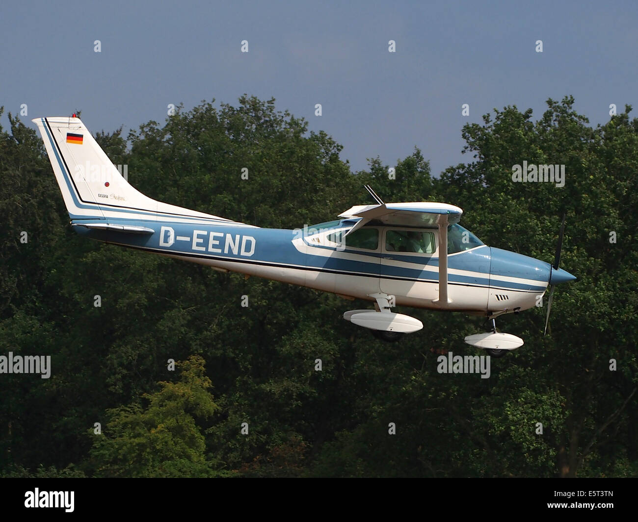 The D-EEND Cessna 182P, a four-seat single-engine light aircraft, is ...
