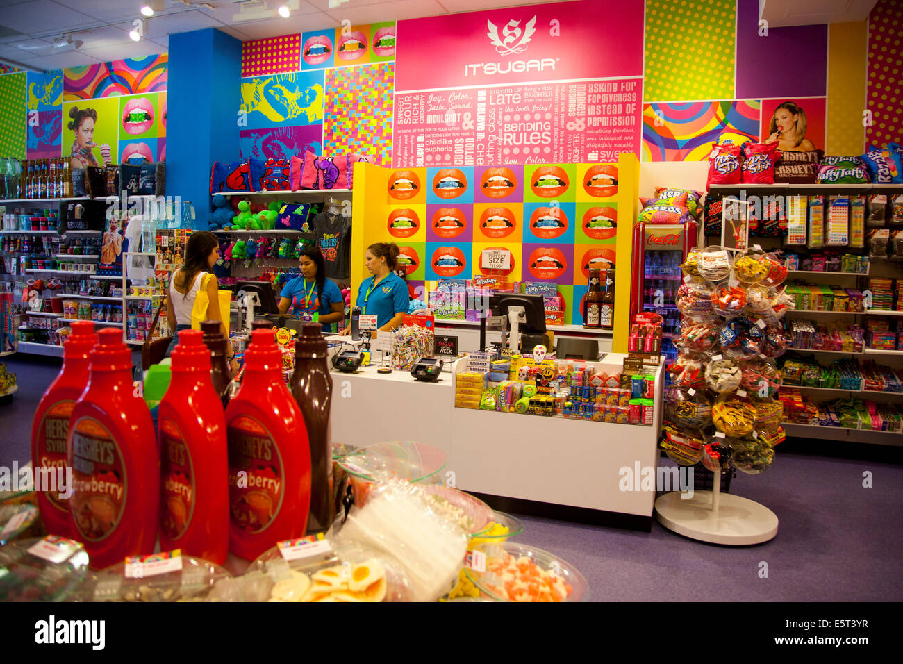 Sweet store hi-res stock photography and images - Alamy