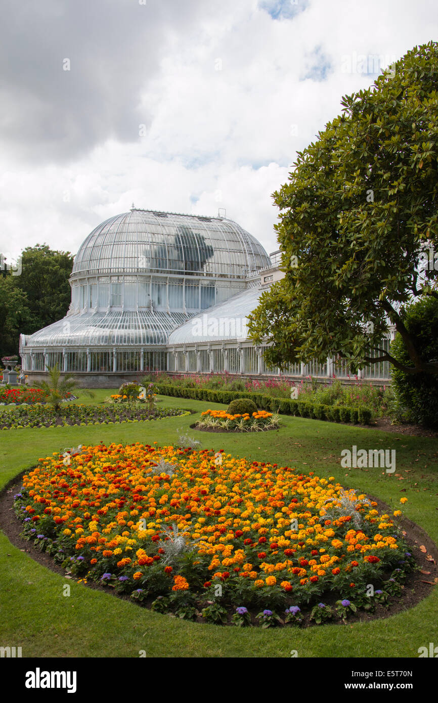 botanical gardens in belfast at summertime Stock Photo - Alamy