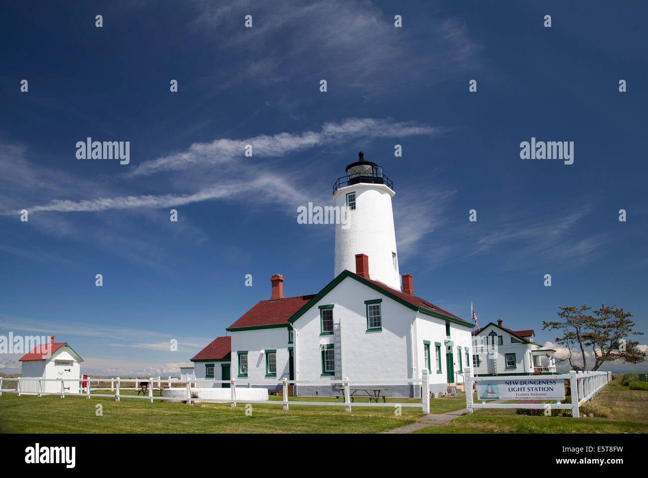 New dungeness lighthouse washington hi-res stock photography and images ...
