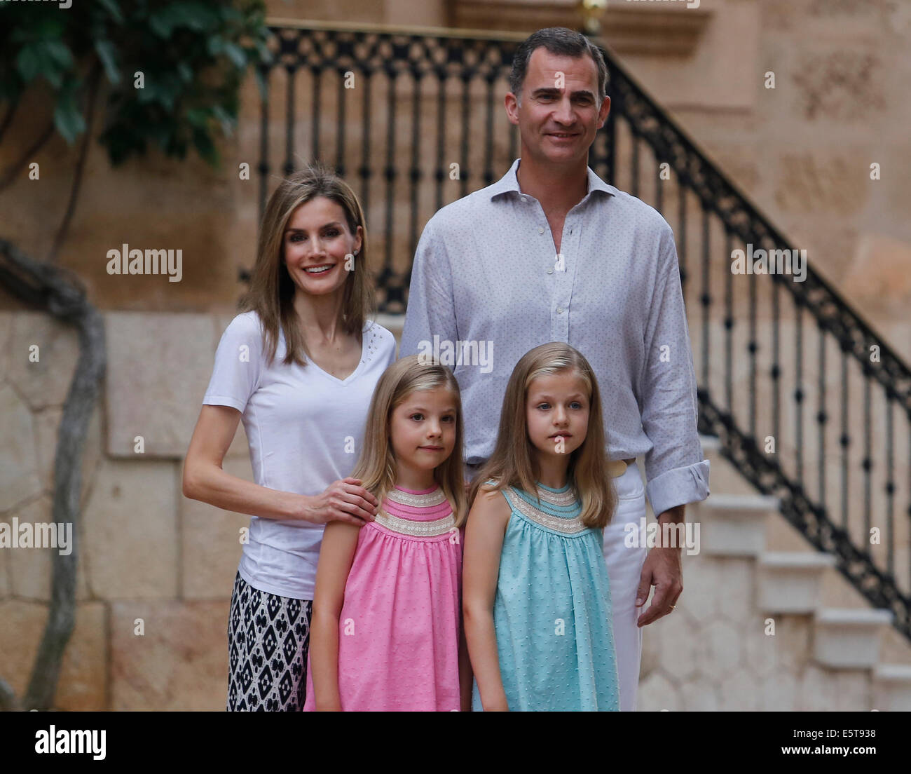 Prince felipe and daughters leonor and sofia hi-res stock photography ...