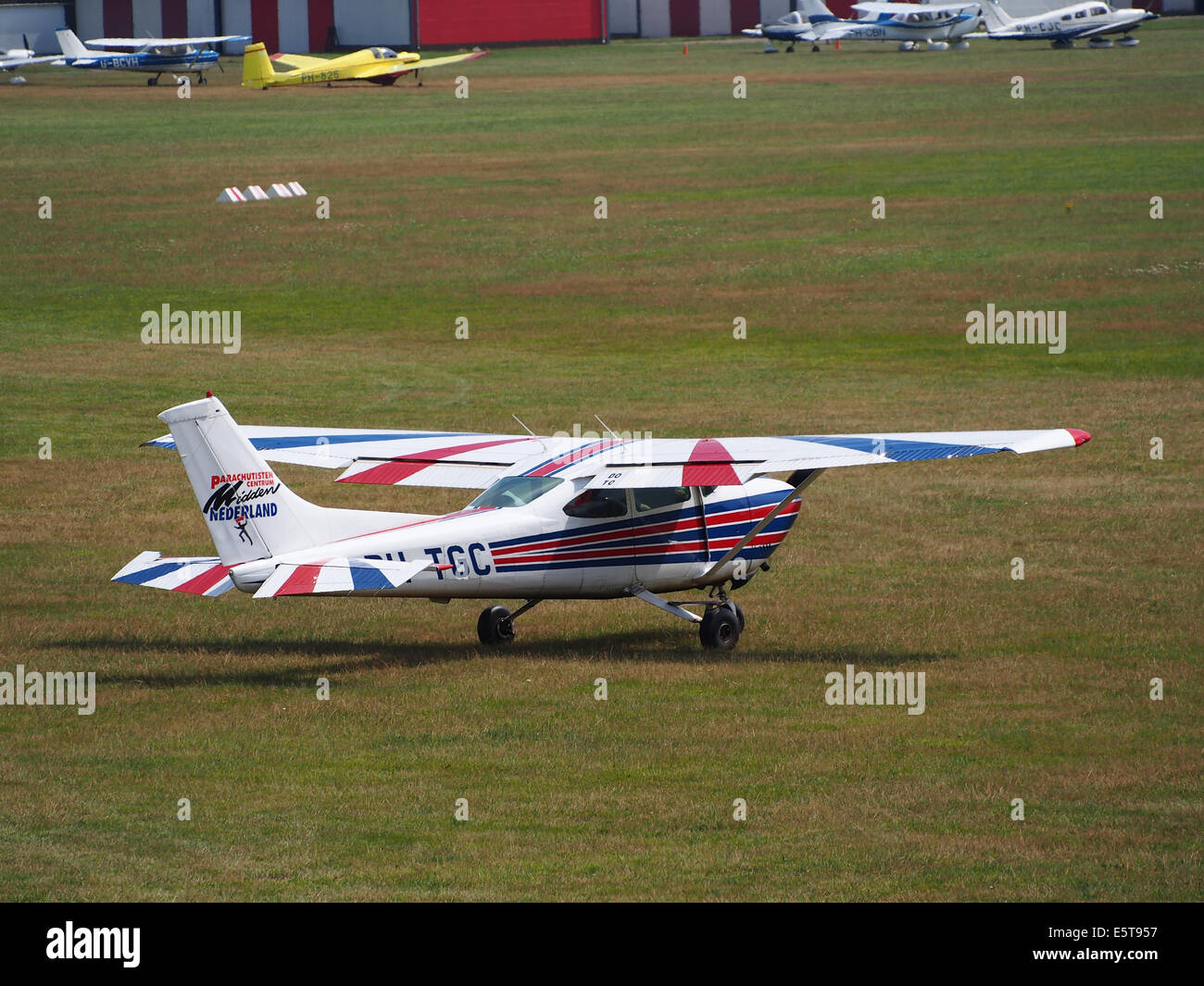 PH-TGC (ex PH-AXS), Cessna 182R Skylane II, at Hilversum Airport (ICAO ...