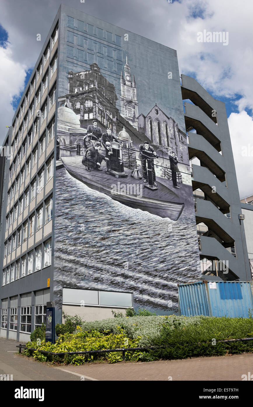 Mural on the Graham Hills Building of Strathclyde University Glasgow ...