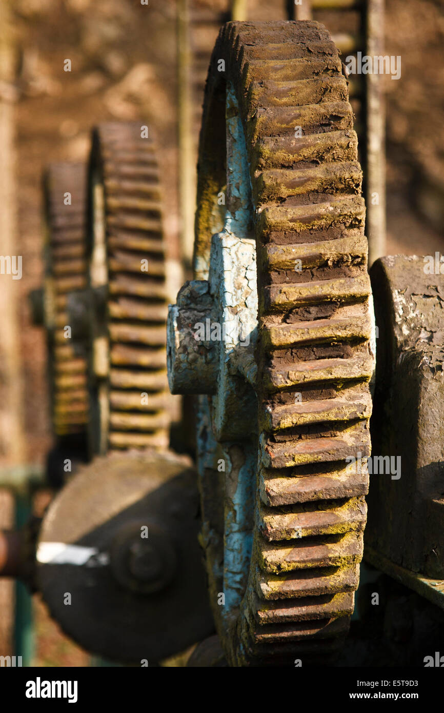Metal dirty gear cogwheels hi-res stock photography and images - Alamy