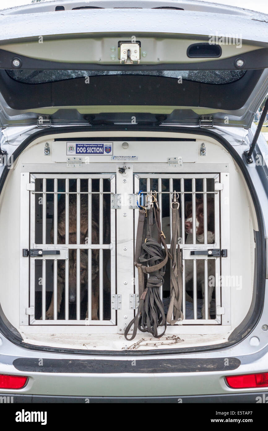Police dog vehicle hi-res stock photography and images - Alamy