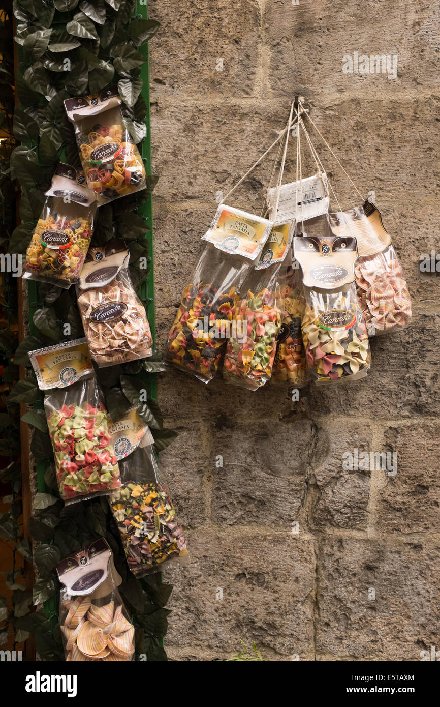 Pasta shop italy hi-res stock photography and images - Alamy