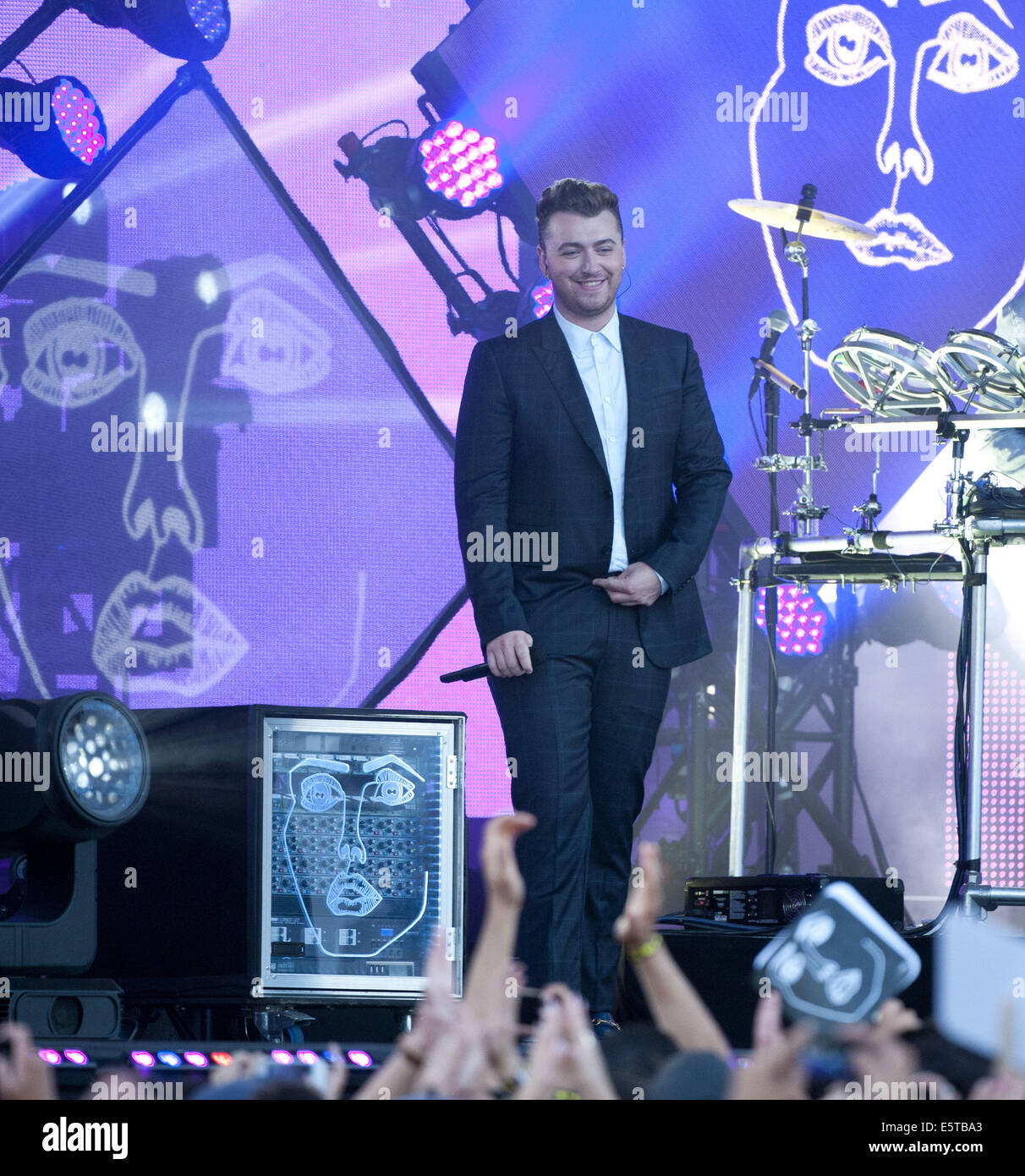 Hollywood, California, USA. 4th Aug, 2014. British singer SAM SMITH ...