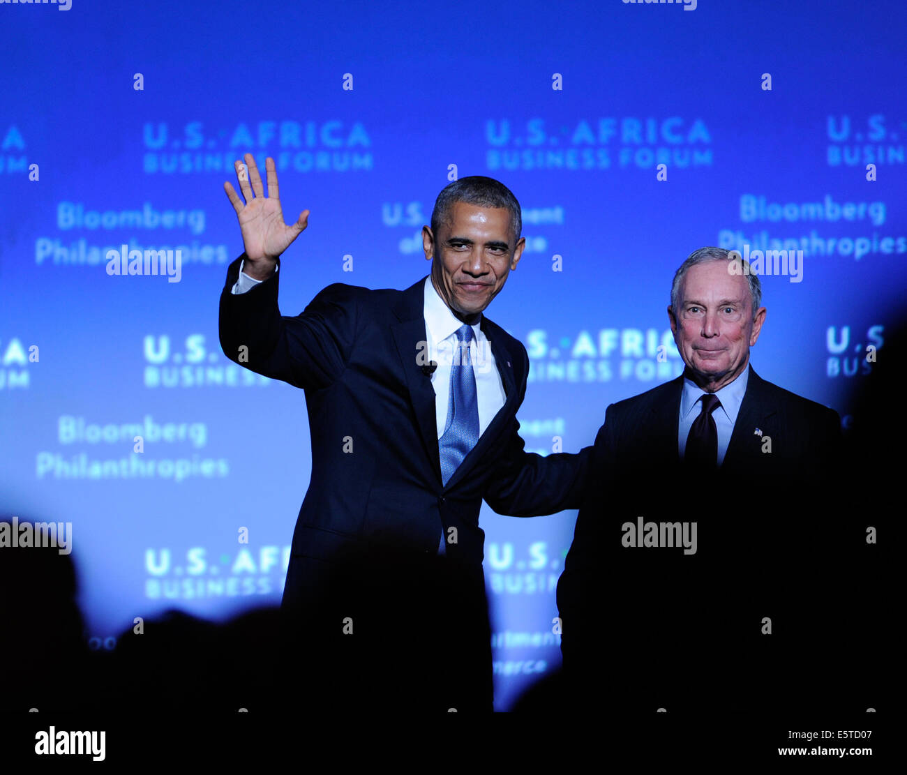 Washington, DC, USA. 5th Aug, 2014. U.S. President Barack Obama (L) and ...