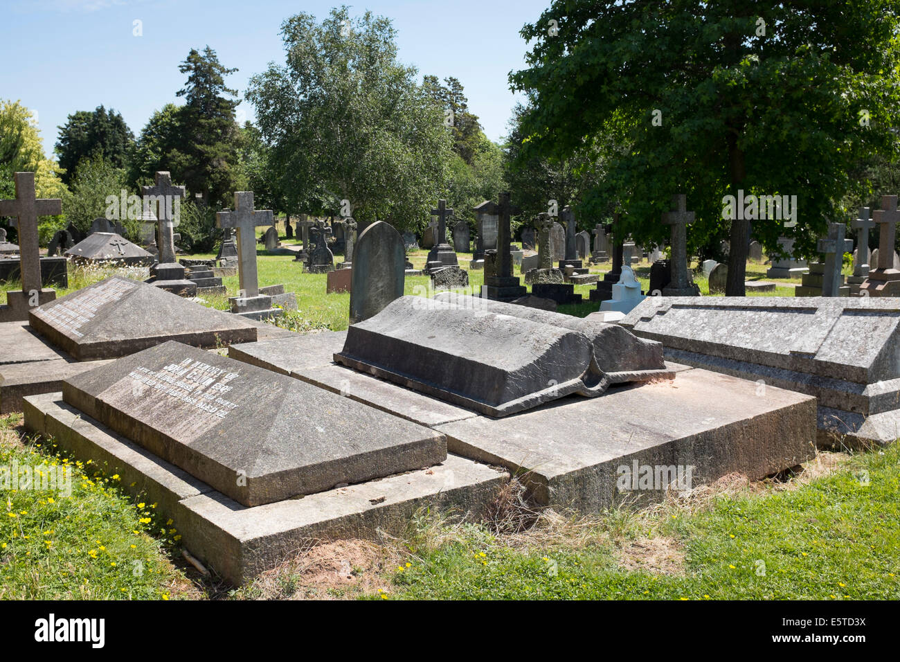 Tombs at Higher Cemetery of Exeter, England, UK Stock Photo - Alamy