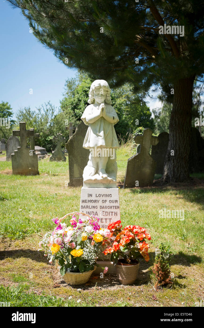 Tomb of a child at Higher Cemetery of Exeter, England, UK Stock Photo ...
