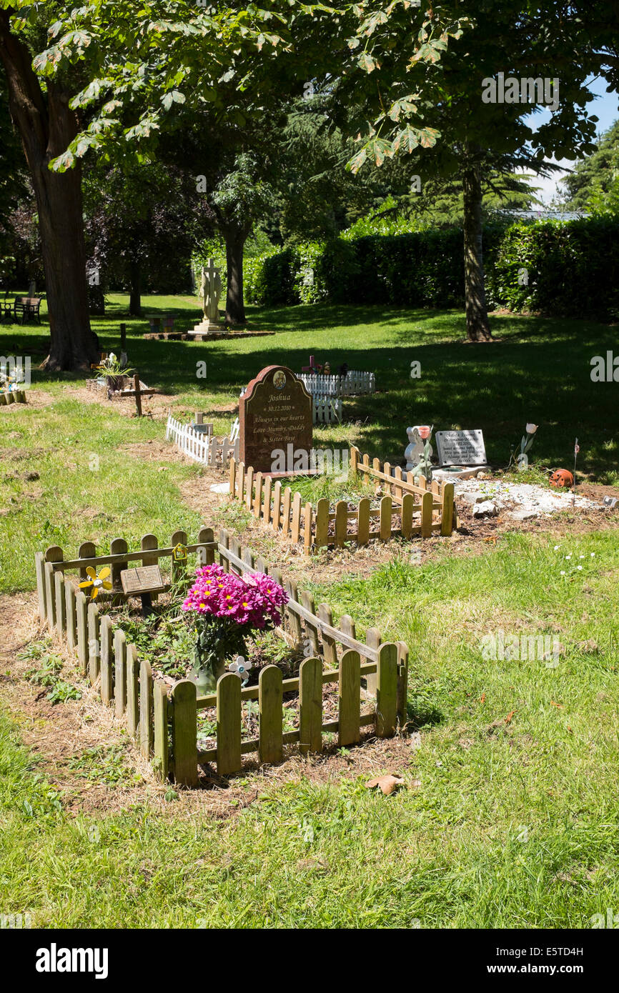 Childrens tombs hi-res stock photography and images - Alamy
