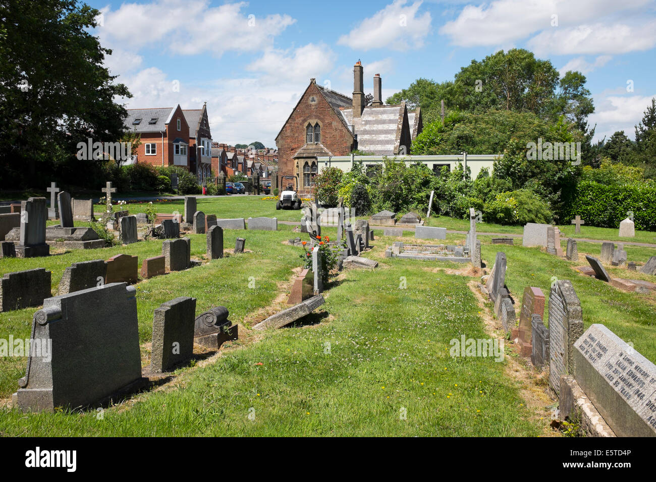 Tombs at cemetery hi-res stock photography and images - Alamy