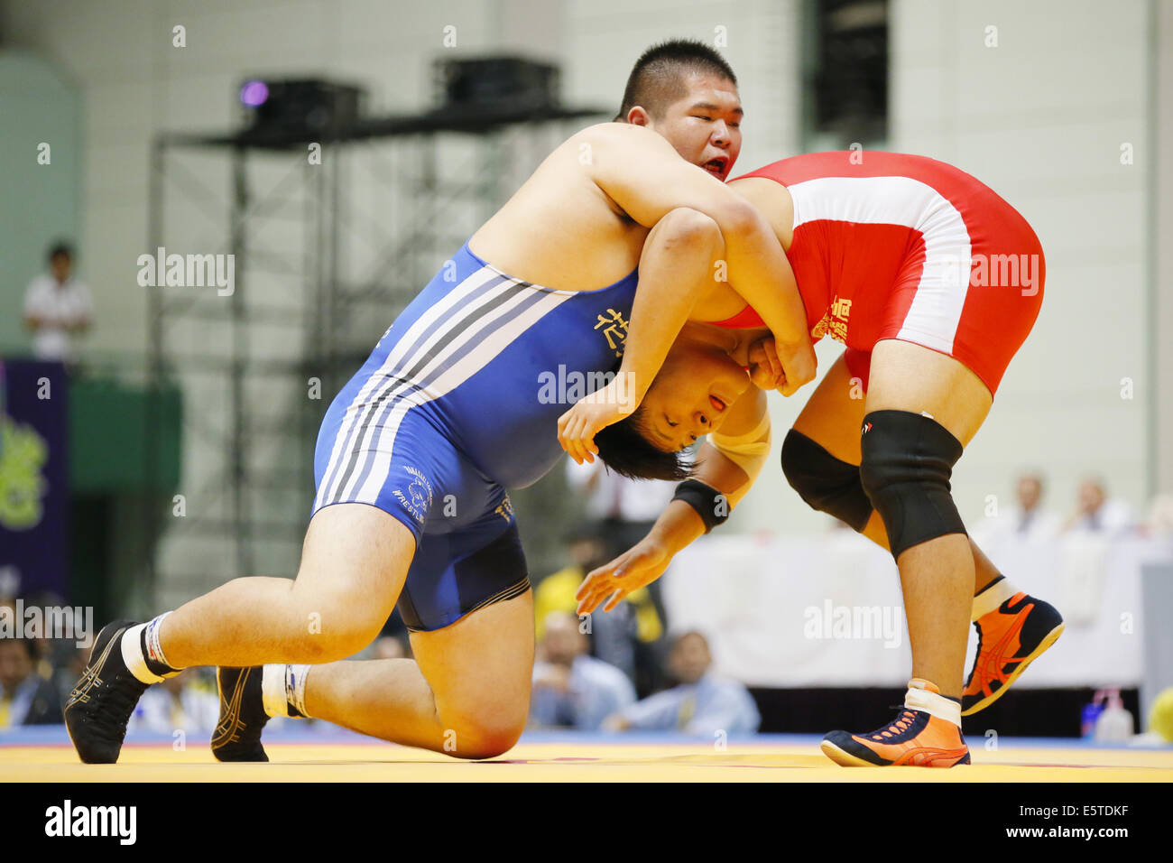 Yokosuka Arena, Kanagawa, Japan. 5th Aug, 2014. (L-R) Tyasuhiro ...