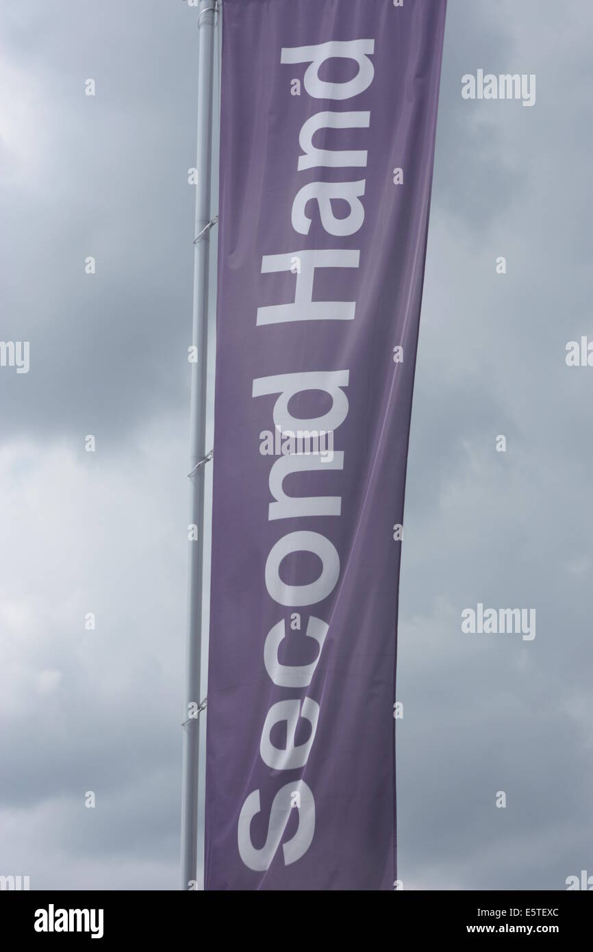 Used car sale sign hi-res stock photography and images - Alamy