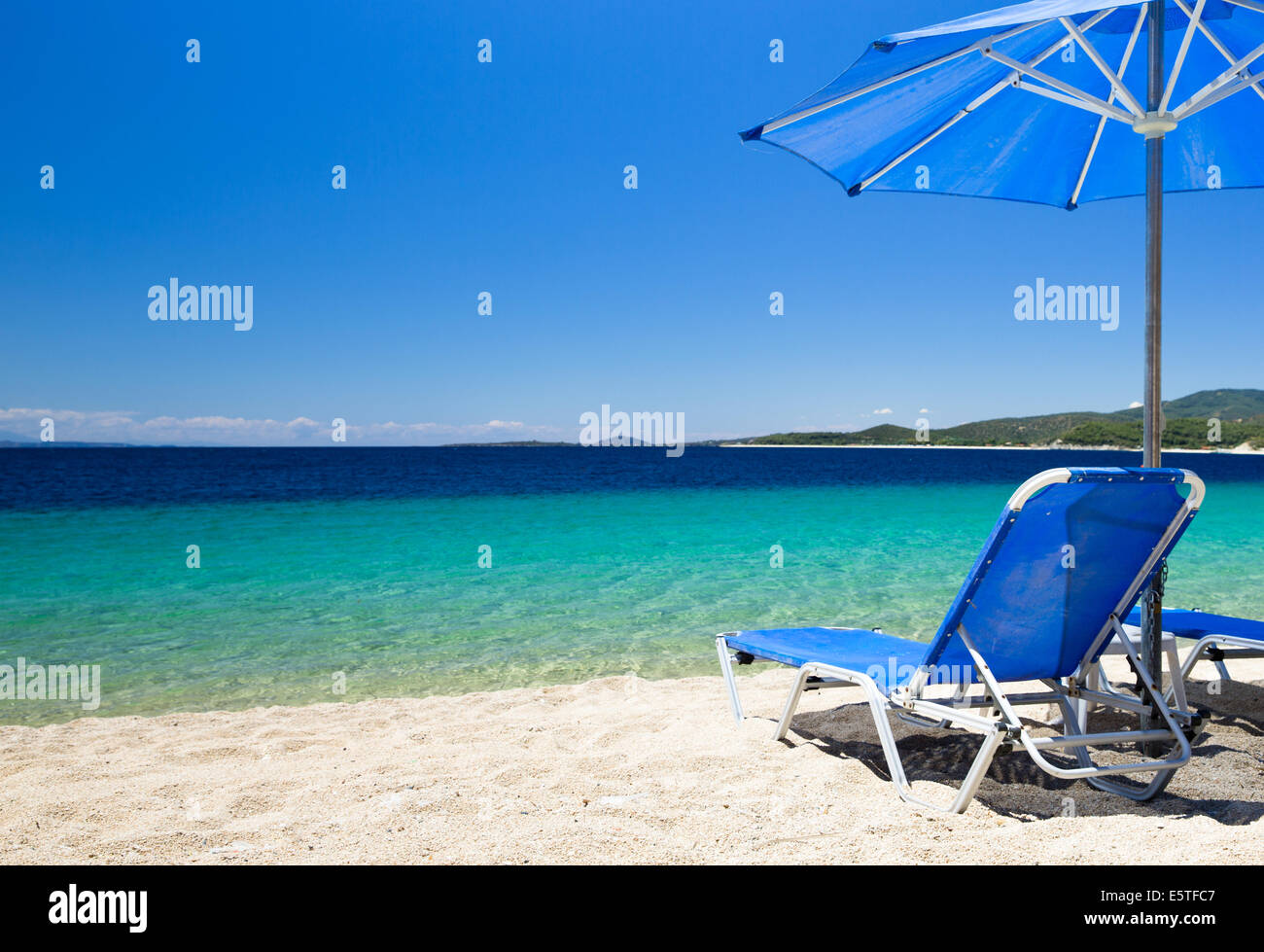 Beautiful blue beach hi-res stock photography and images - Alamy