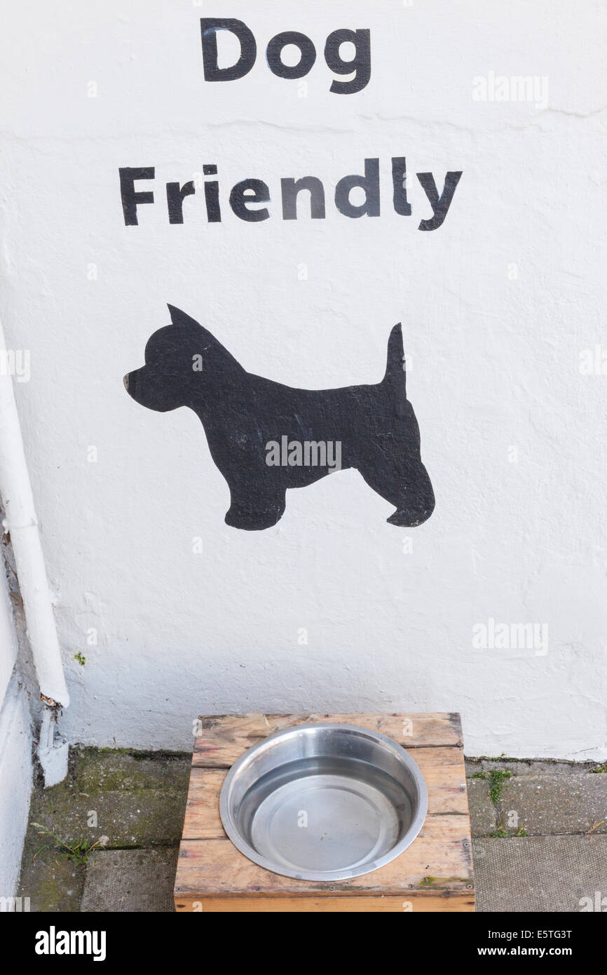 Dog water sign hi-res stock photography and images - Alamy