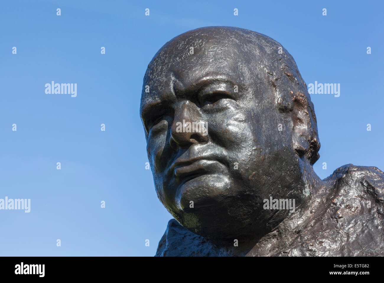 England, Kent, Westerham, Winston Churchill Statue Stock Photo - Alamy