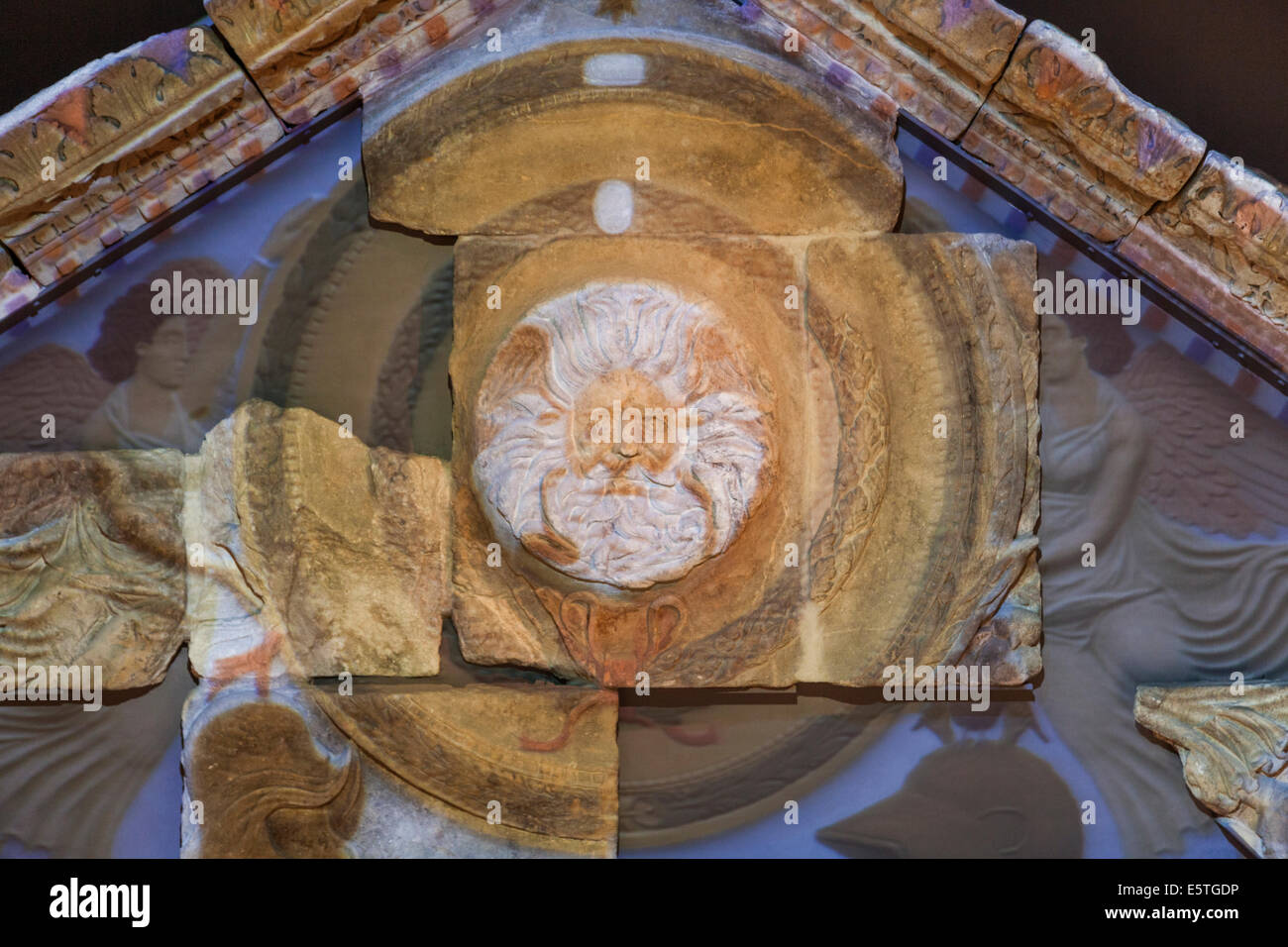 England, Somerset, Bath, Roman Baths, Gorgon's Head Stock Photo - Alamy