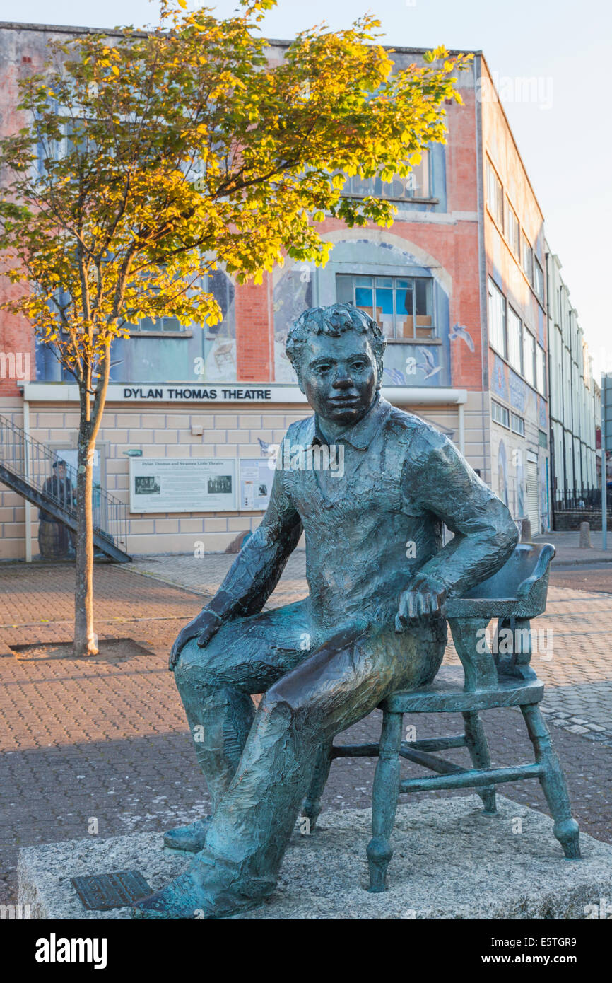 Wales, Glamorgan, Swansea, Dylan Thomas Statue Stock Photo - Alamy