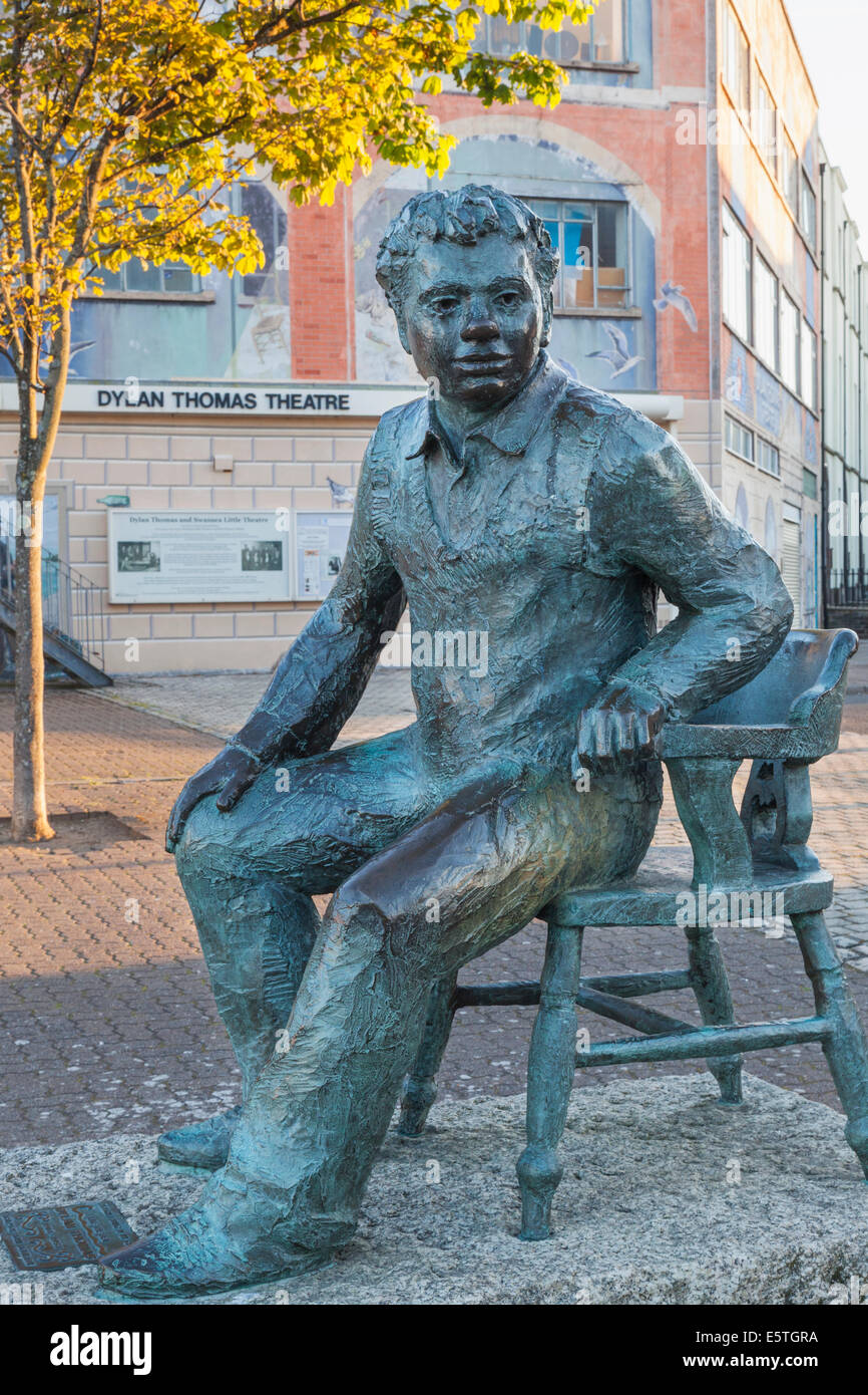 Wales, Glamorgan, Swansea, Dylan Thomas Statue Stock Photo - Alamy