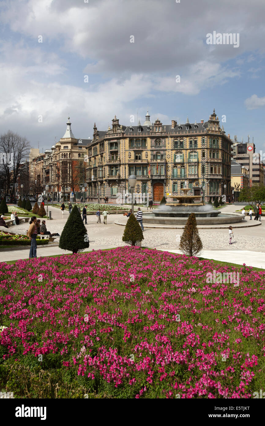 Bilbao square hi-res stock photography and images - Alamy