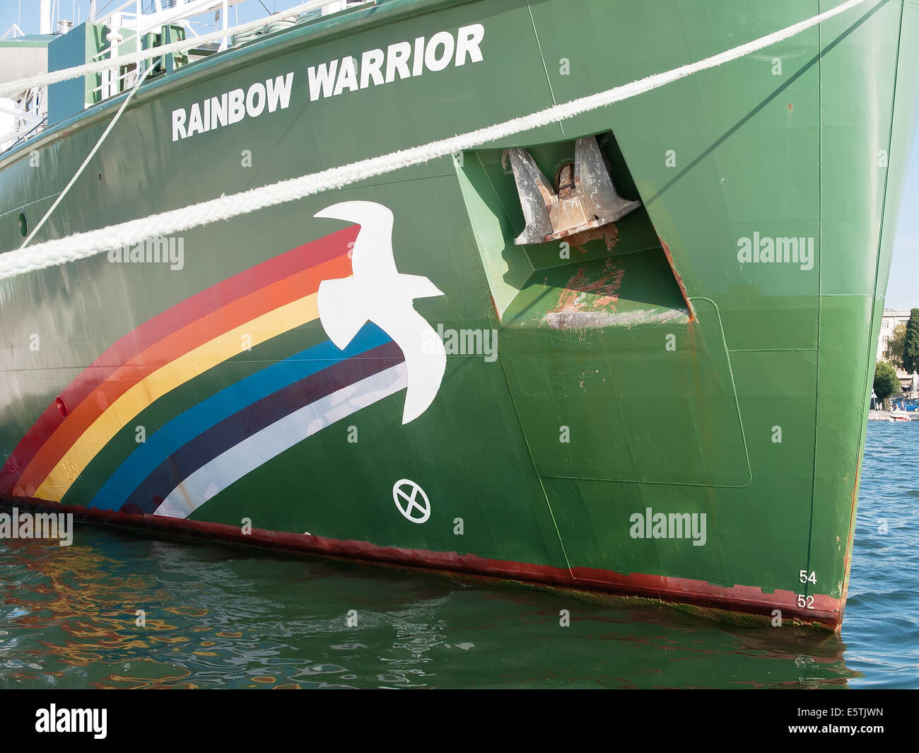 Greenpeace boat hi-res stock photography and images - Alamy