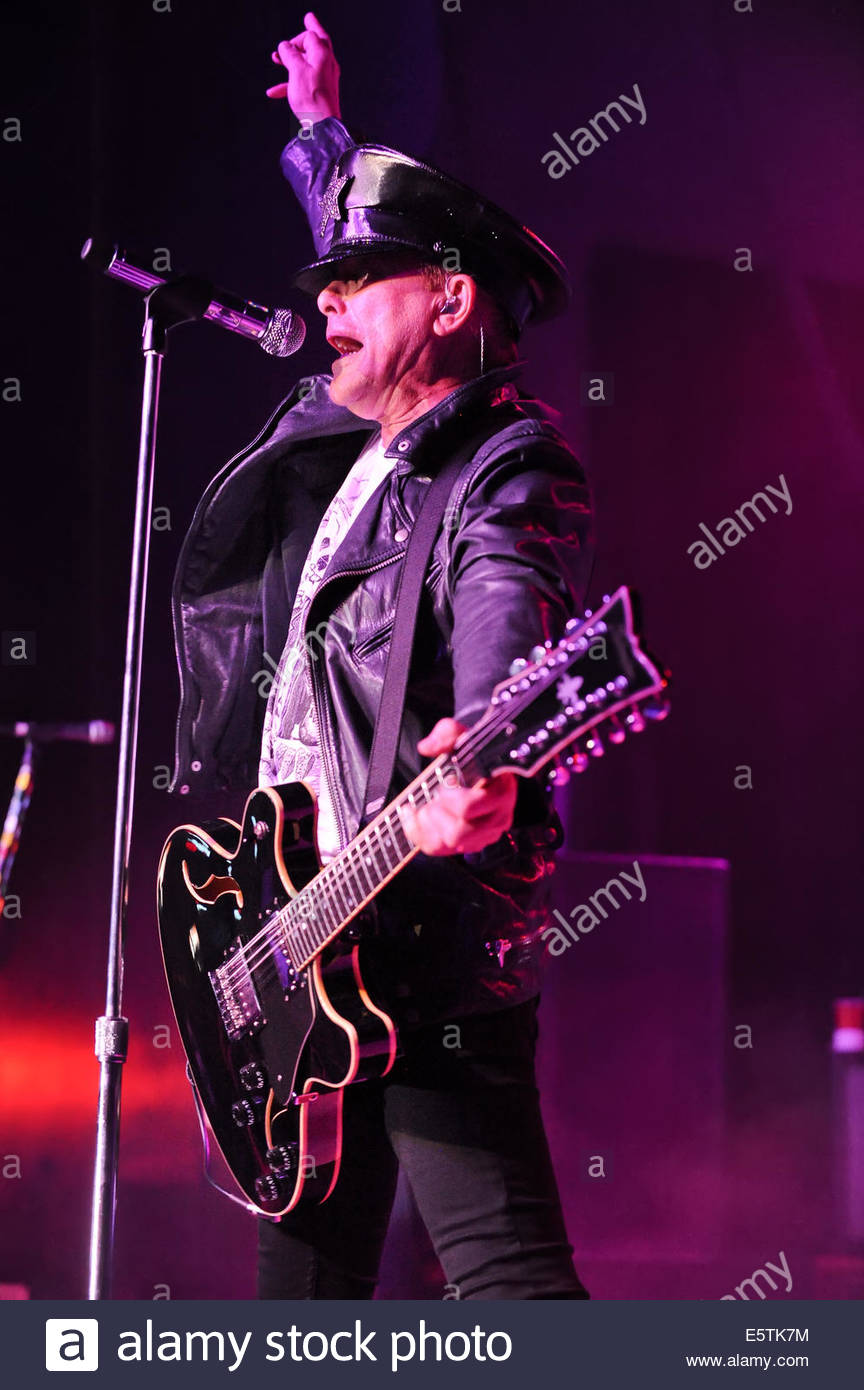 Robin Zander Cheap Trick Stock Photos & Robin Zander Cheap Trick Stock ...