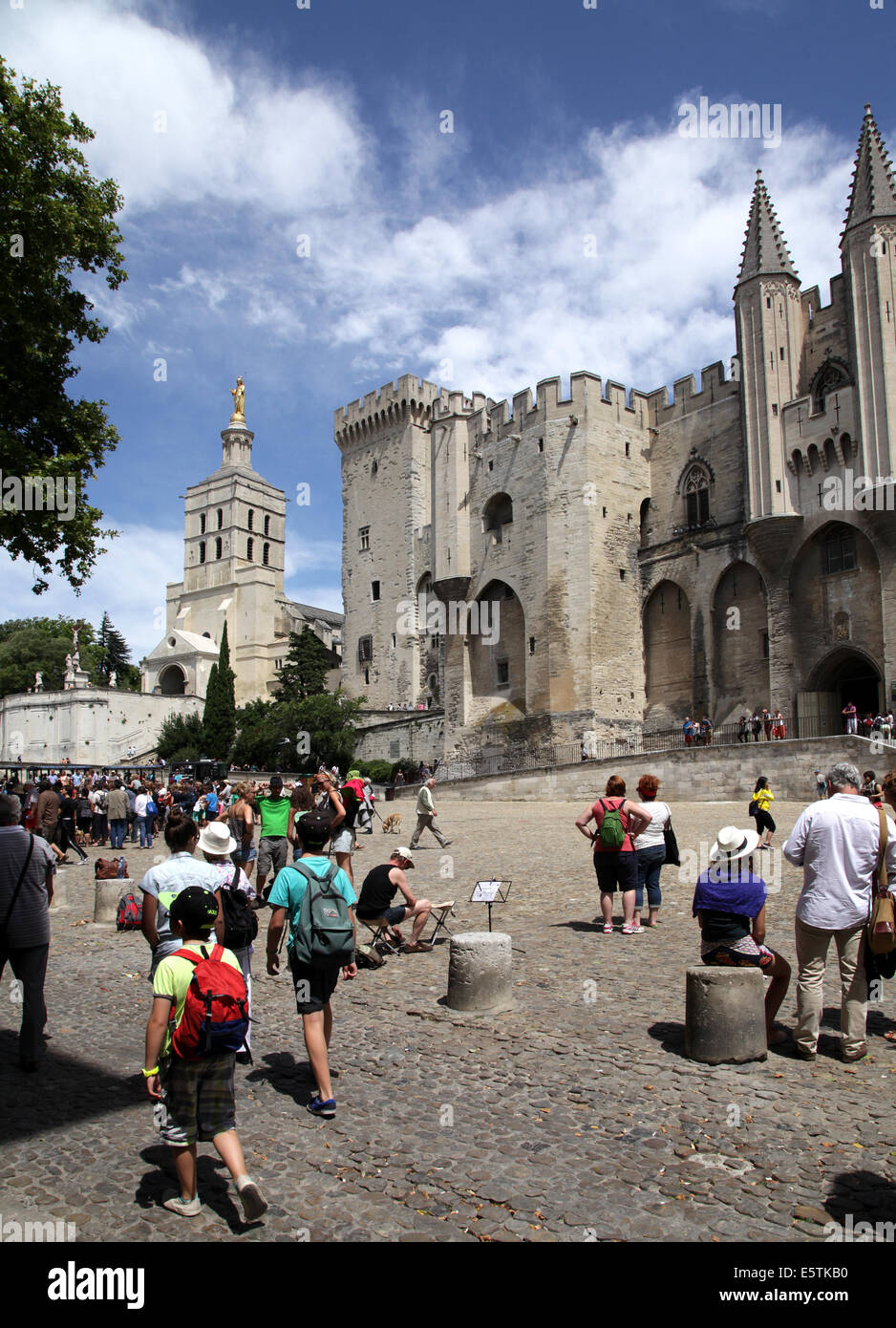 Dazur unesco world heritage historic centre avignon hi-res stock ...