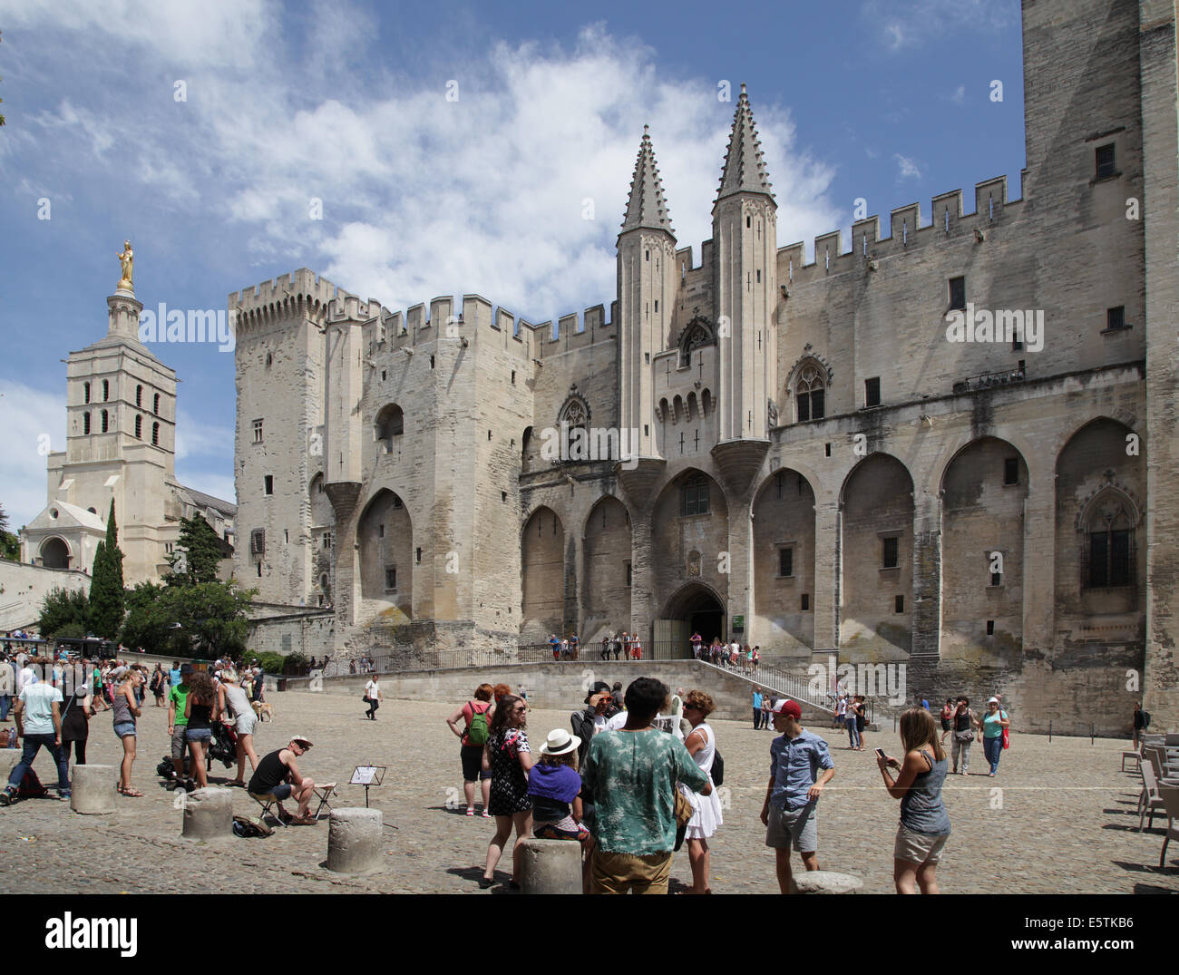 Dazur unesco world heritage historic centre avignon hi-res stock ...