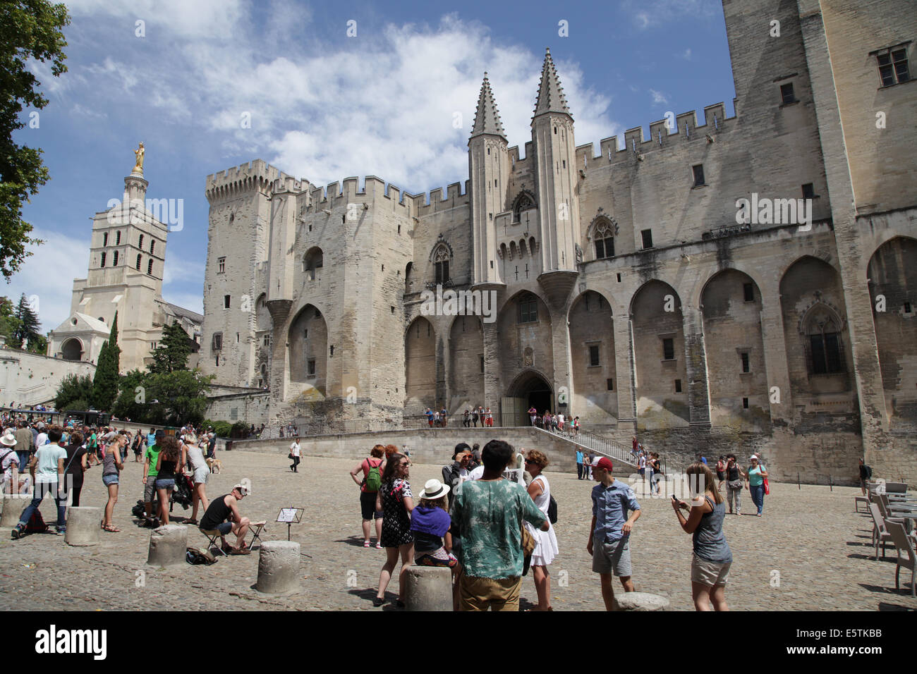 Avignon palais des papes hi-res stock photography and images - Alamy