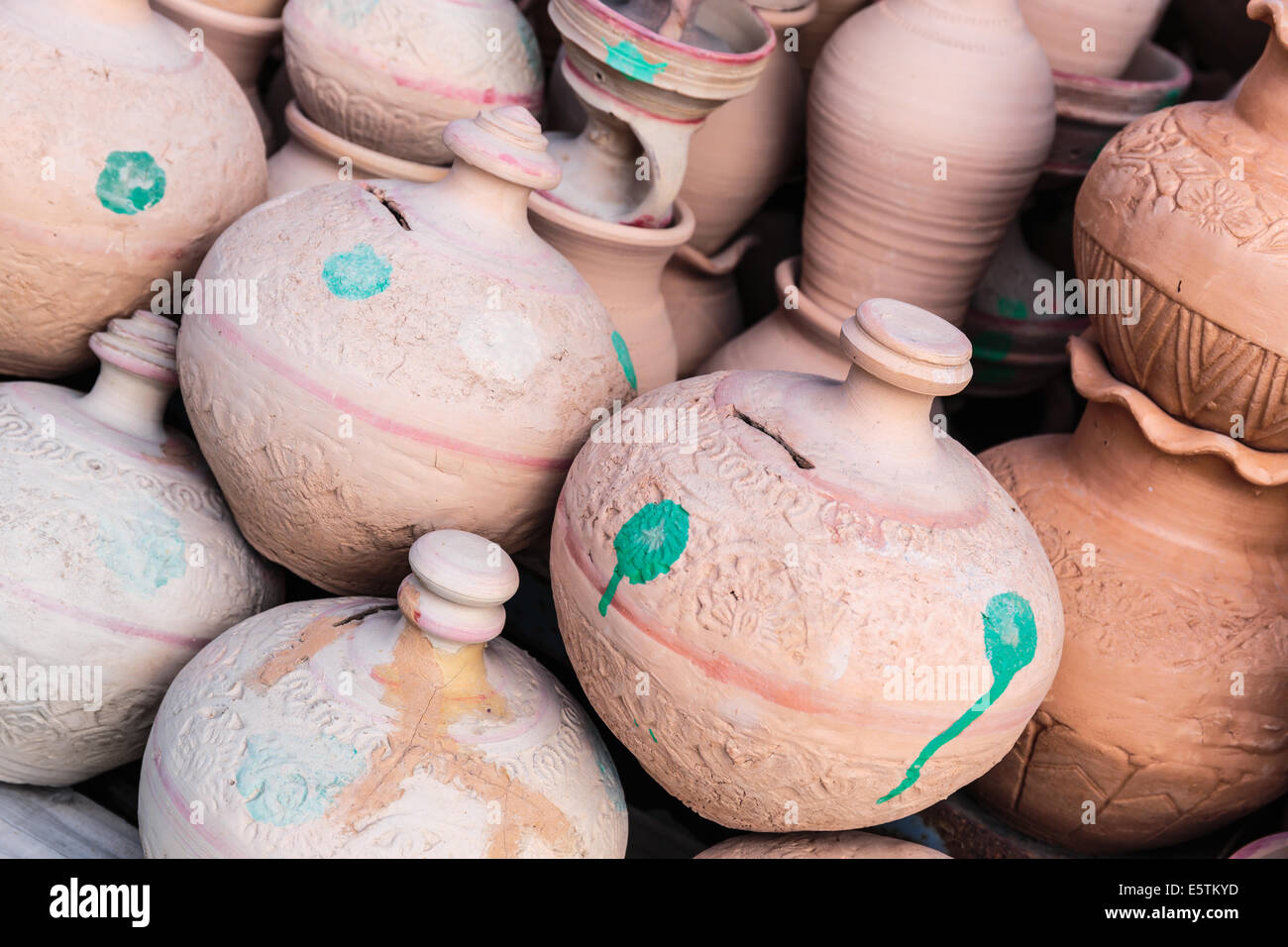 Broken flower pots hi-res stock photography and images - Alamy